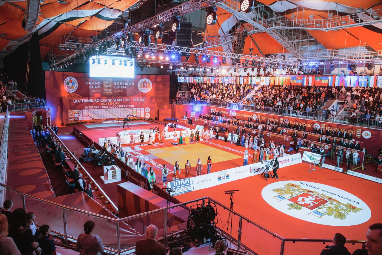 Opening Ceremony brings Spectacular Show / IJF.org