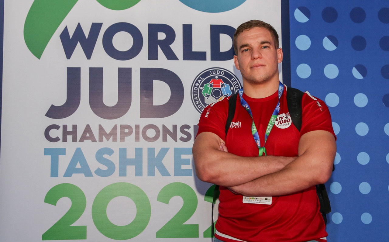 For a Week the Earth Stopped Spinning for Julien / IJF.org