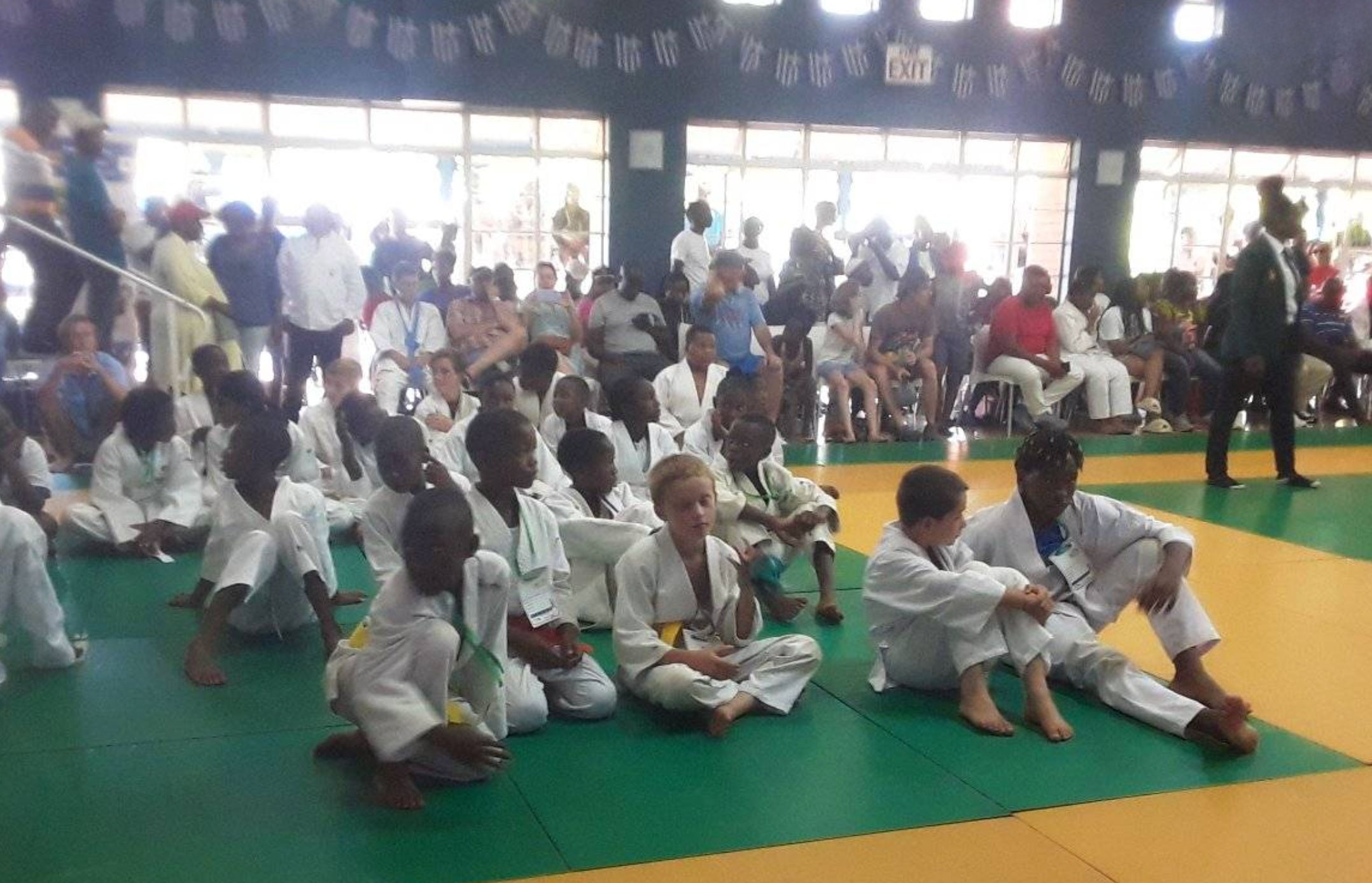 Everyone Comes Together in Zimbabwe / IJF.org